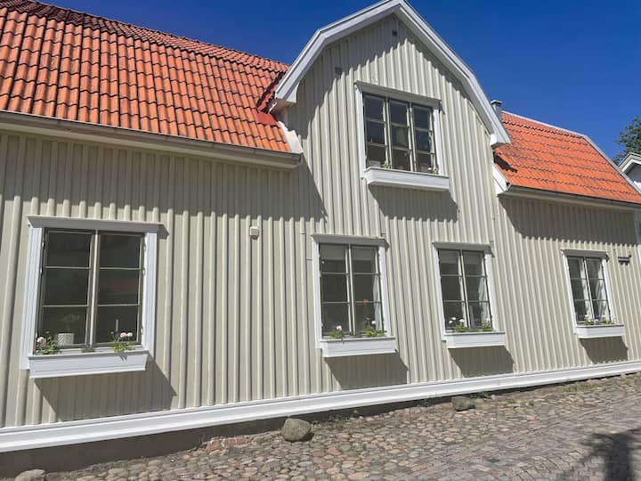 Underbar Sekelskiftesvilla I En Idyll Miljö! - Mölndal
