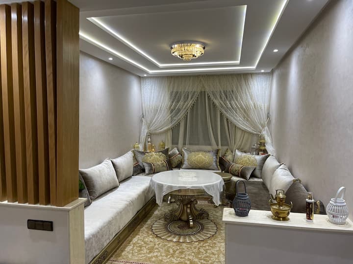 Charment Appartement Avec Parking Gratuit - Agadir