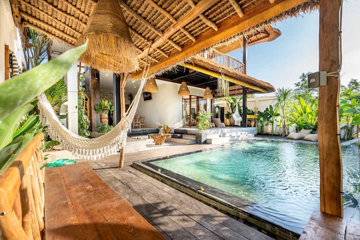 Stunning, Private Padang Padang Beach Villa Uma - Uluwatu