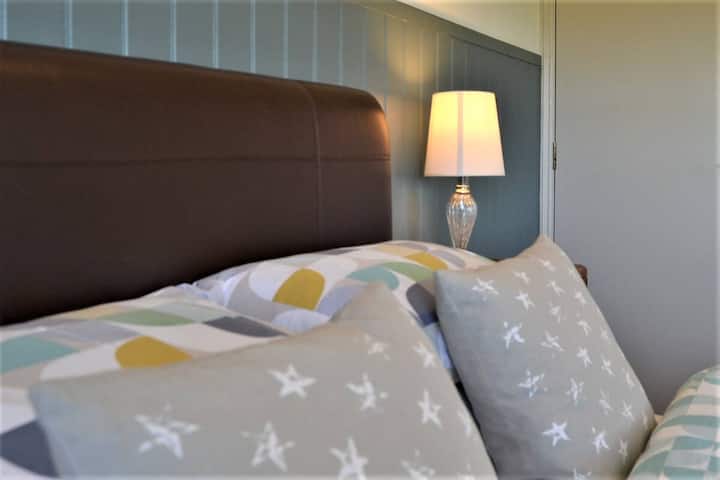 Luxury Farm Stay Retreat - Sunset View Suite - Port Isaac