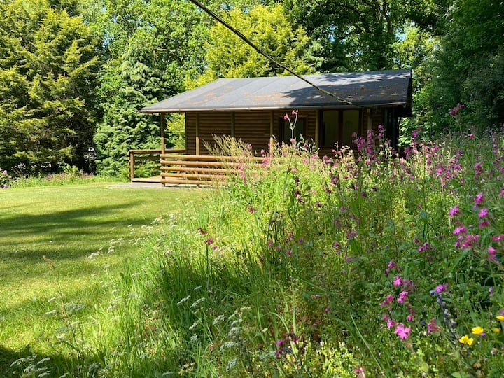 Escape To The Country - Get On - Edmonton, UK