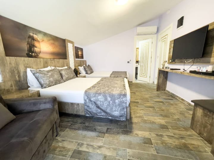 Alanya Cleopatra Kale'de 4 Yetişkin 1 ÇOcuklu Oda - Alanya