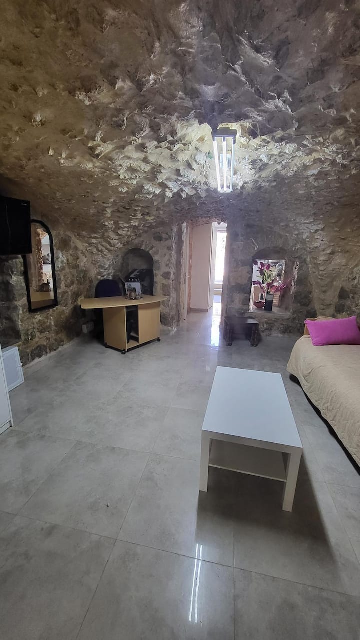 Historic Luxury Cave - Jerusalem