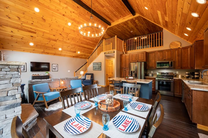 Lake Front Oasis In Treasure Lake - Treasure Lake, PA