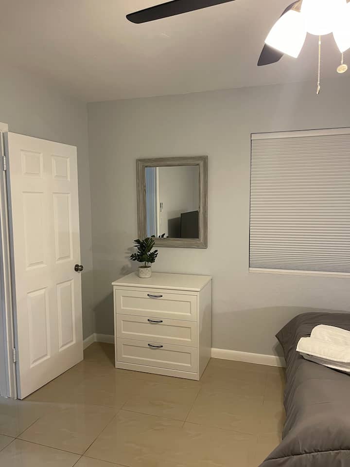 Apartment 1 Bedroom With 2 Queen Beds 1 Bath - South Miami, FL