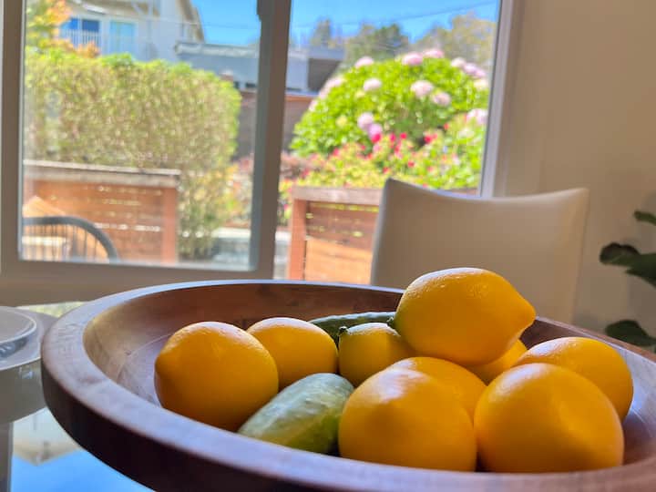 Charming Garden Oasis | Walkable, Laundry, Parking - San Mateo, CA