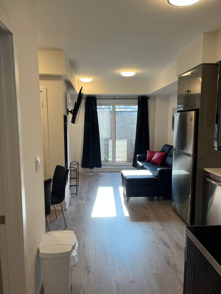 Lovely One Bedroom Condo With Free Parking - Niagara Falls