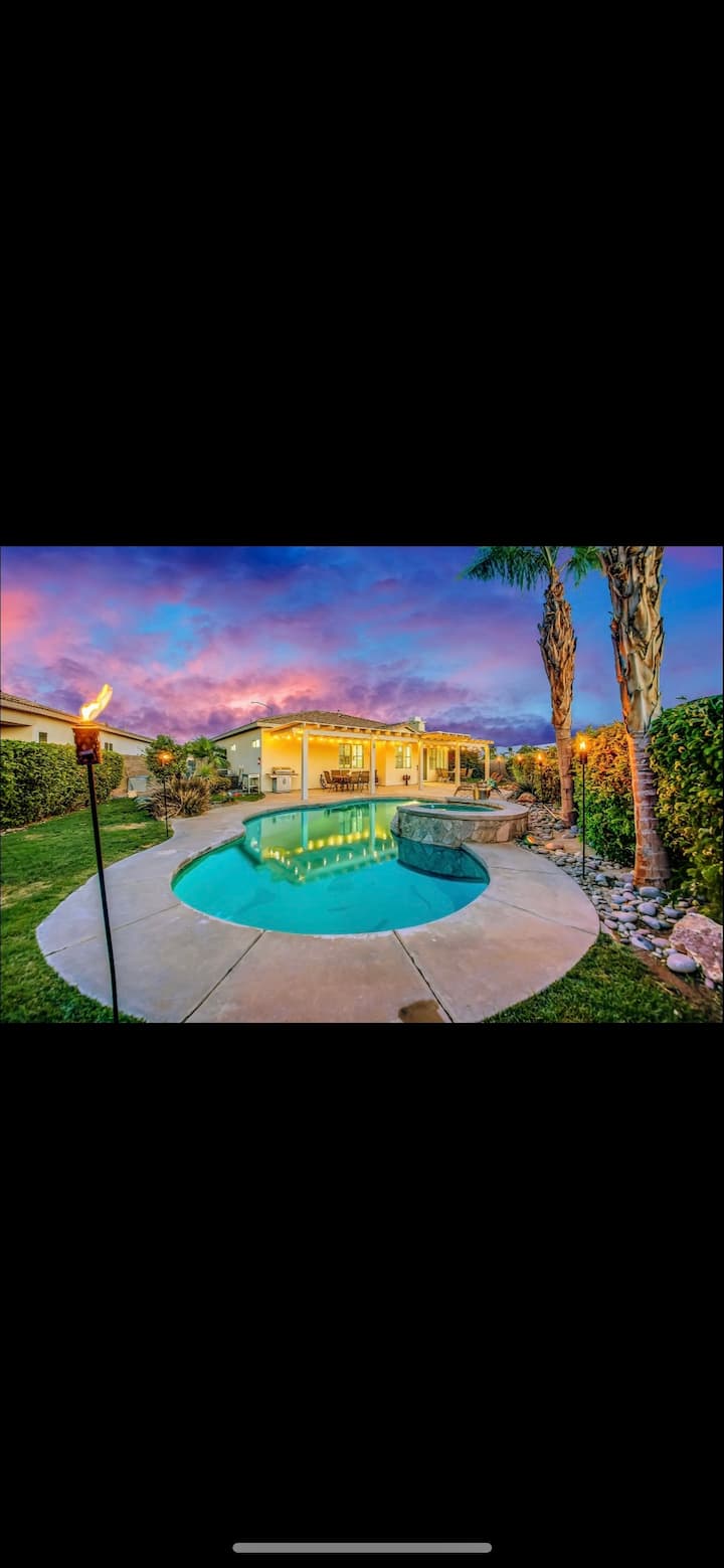 Beautiful Three Bedroom House With Plenty Of Room - Indio, CA