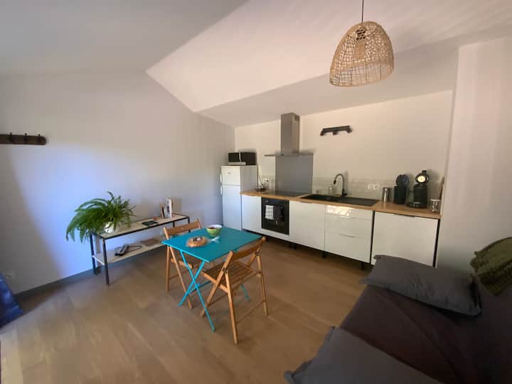 Petite Maison En Pierres - Bren