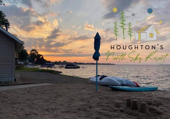 Cozy 1 Bedroom Cabin On The Lakefront #5 - Houghton Lake, MI