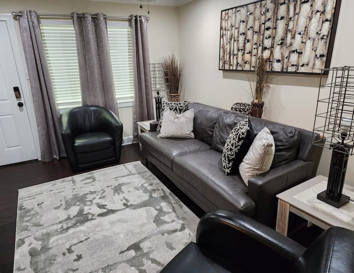 Cozy Modern Industrial Digs Near Hospitals! - Little Rock, AR