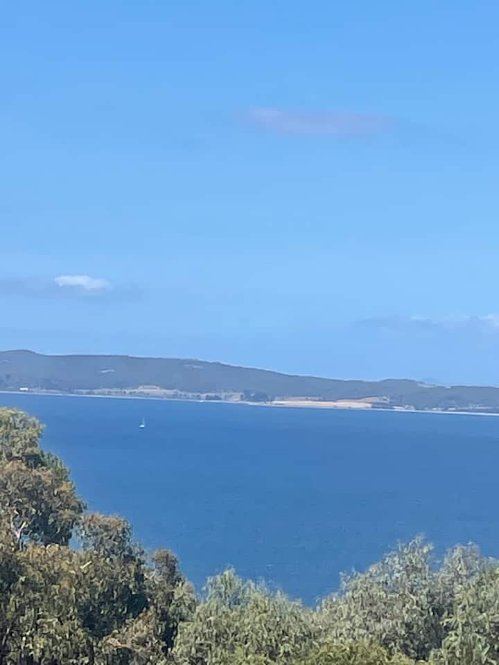 Cliff Top Property 3 Acres- 3 Residences - Tasmania