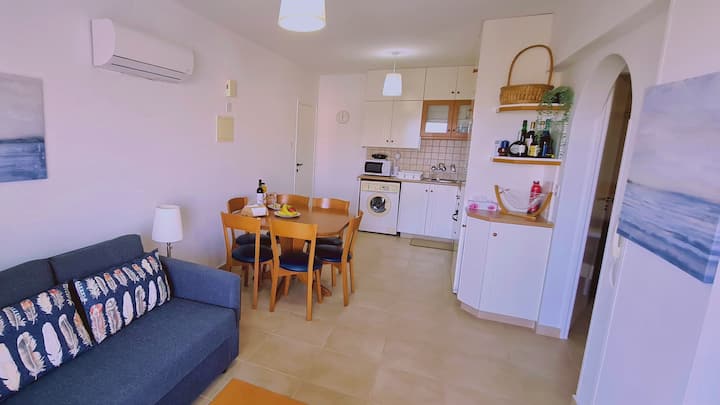 Stay: Camelia Apt |Center|walk To Beach|sea View - Larnaca