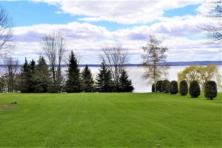 Chalet Rénové Bord De Lac Avec Piscine - Mirabel