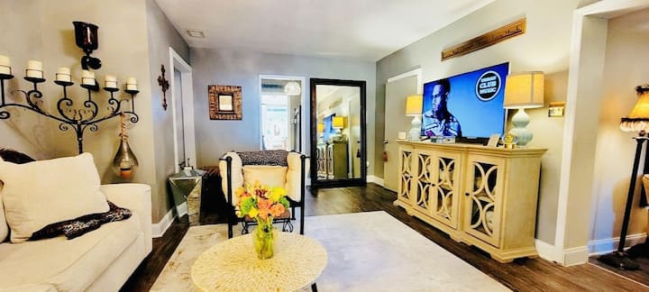 Private Room In A Cozy Home Close To All Campuses - Tallahassee, FL