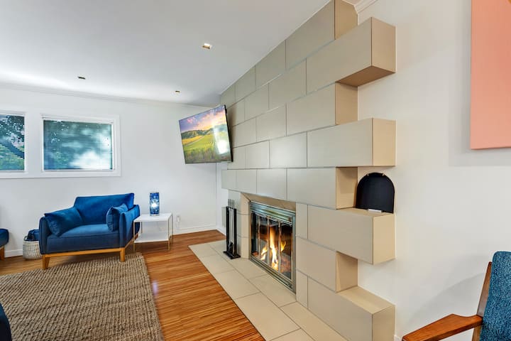 Midcentury Modern Wine Country Private Pool & Spa - Santa Rosa, CA