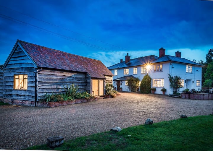 Farmhouse Pool, Tennis Court Gym & 5 Double Rooms - Guildford