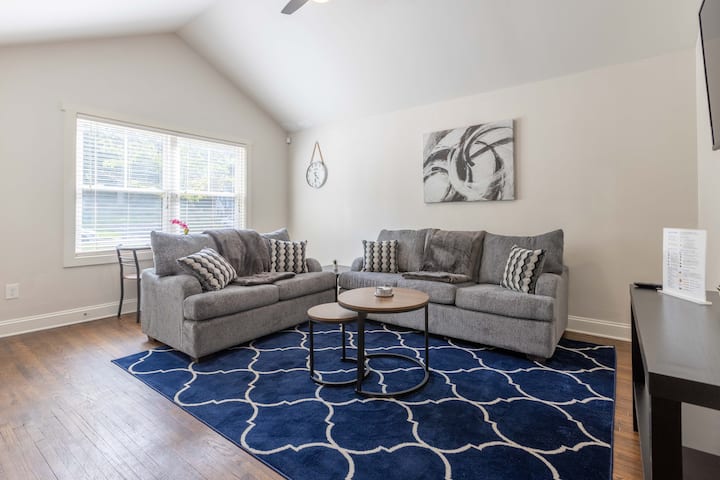 Cozy 2br Stay In Uptown Charlotte | Prime Location - Charlotte