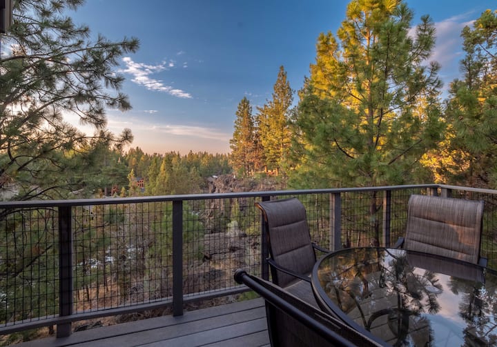 Stunning River View, Ac, Hot Tub, Trail Access - Bend, OR