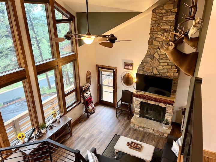 12 Best Pet-Friendly Mountain Cabins Near Pikes Peak, Colorado ...