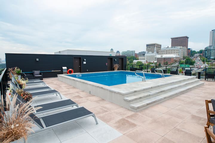 Le 908, Superbe Condo Neuf Avec Piscine - Quebec City