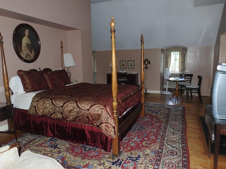 Robert’s (1 King Bed+private Bathroom) - Saginaw, MI