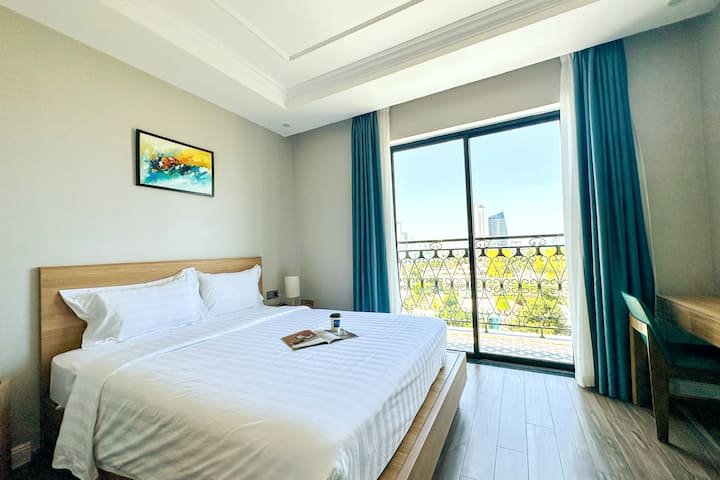 My Khe 2br Retreat | Rooftop Gym, Pool & Café - Đà Nẵng