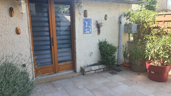 Agréable Maison De Village Avec Cheminée - Lagnieu