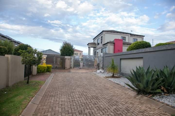 Amakha Boutique Guest House - Emalahleni
