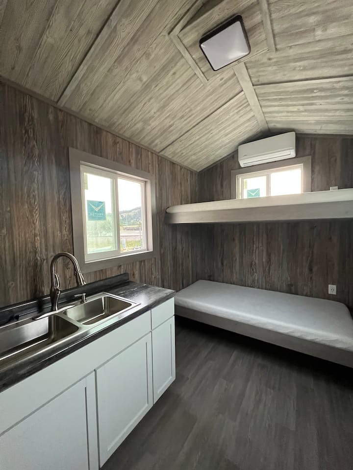 Sturgis Tiny House With Separate Bathroom/shower - Sturgis, SD