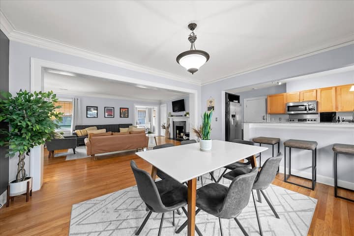 Luxury On The Plaza And Loose Park - Kansas City, MO