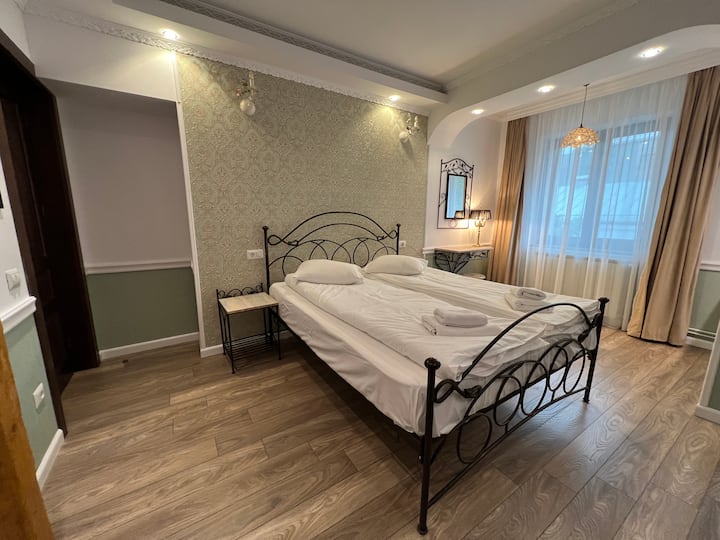 Hotel Boutique Cathedral Plaza Residences - Boekarest