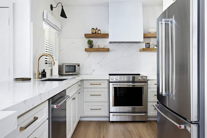 Ultra-clean, Designer Condo, Next To Pool & Gym - Scottsdale, AZ