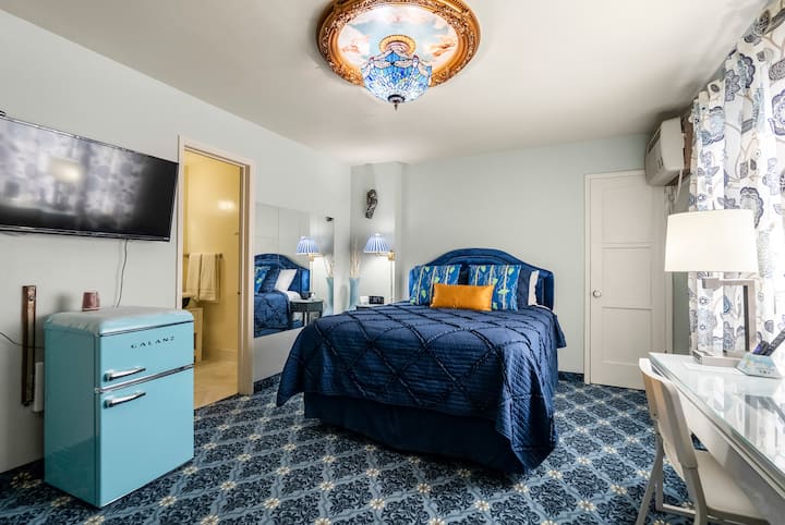 The Blue Unit: Luxury Near Lake Perris - Moreno Valley, CA