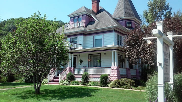 Beautiful Victorian House - Bradford, PA