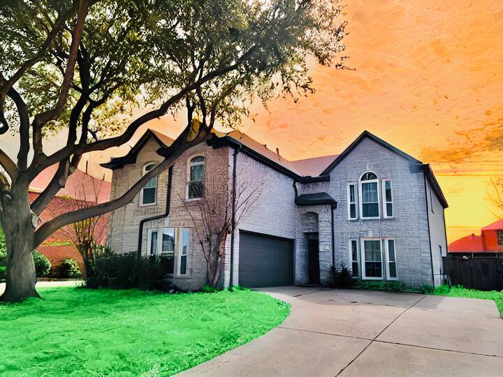 Modern Spacious Relaxing Home Near Lakes And Parks - Garland, TX