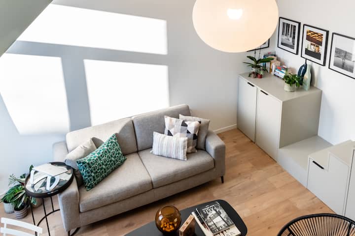 *Grand Studio Sur Les Champs-elysées - 75008* - Paris