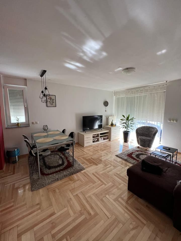 Lovely Apartment With Two Bedrooms, Kitchen... - Zaprešić