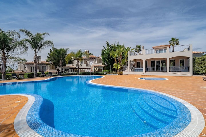 The Crest | Bright Modern 3 Bed Townhouse +3 Bath - Loulé