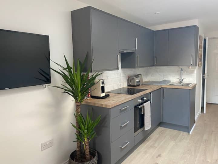 Stylish 1 Bedroom Studio Outdoor Area And Hot Tub - Bournemouth
