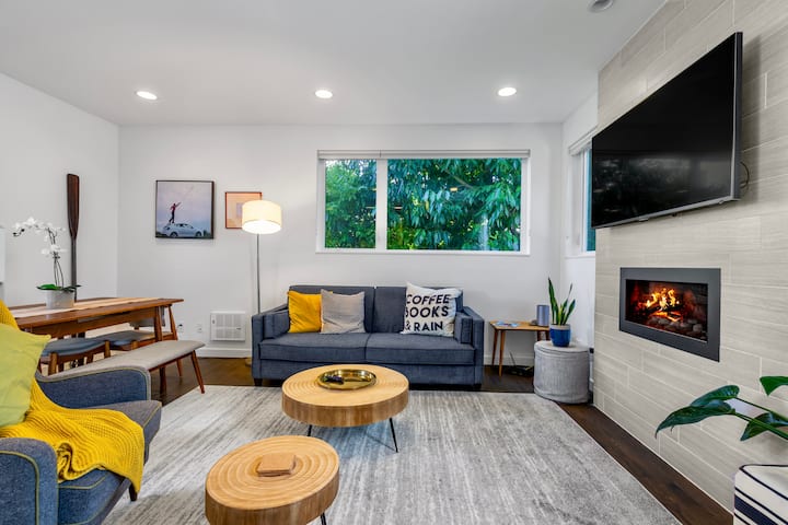 3b2.5b Fremont Gem W/ Seattle Skyline & Lake View - Seattle, WA