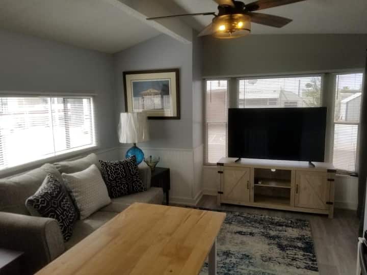 Totally Remodeled 1 Bed/1 Bath Manufactured Home - Apache Junction, AZ
