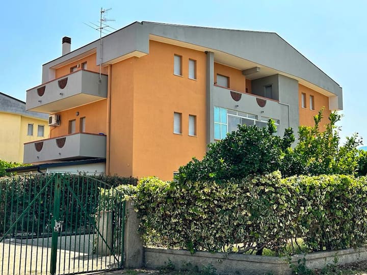 Appartamento Con Ampio Terrazzo(50 Metri Dal Mare) - Soverato Marina