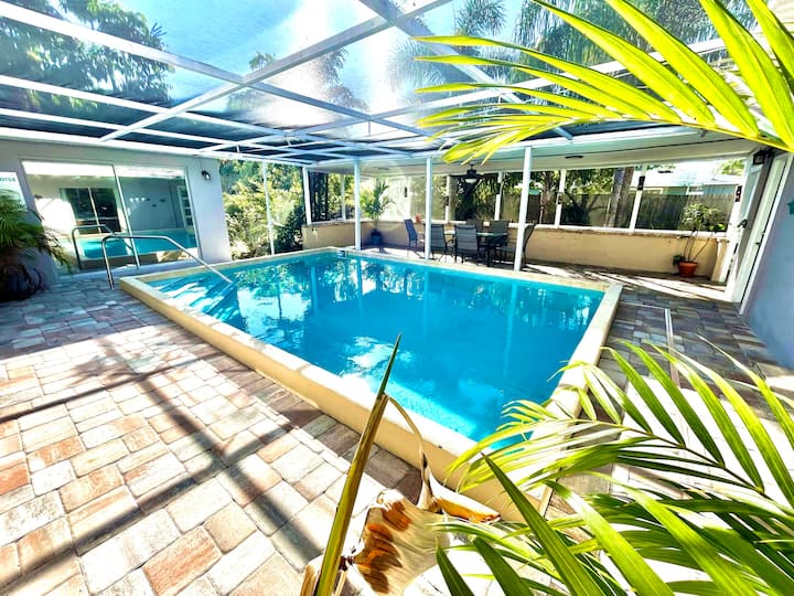 Belleair Manor By The Beach, Heated Pool + Theater - Largo, FL