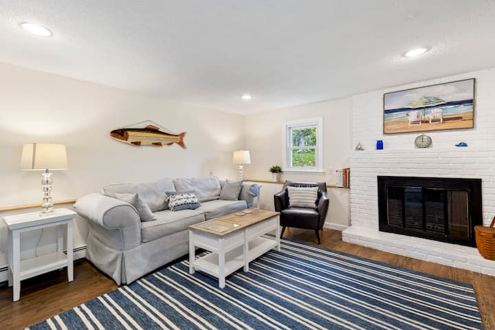 1 Bedroom & Family Room & Bathroom In Portsmouth - Rye, NH