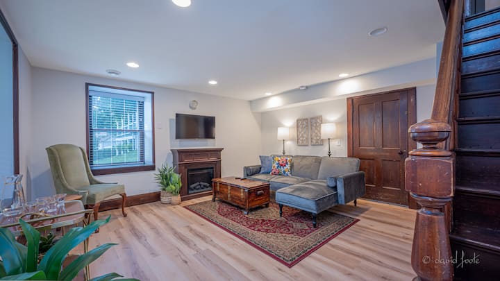 * 10 Min Walk To Main Street*stocked Kitchen* - Galena, IL