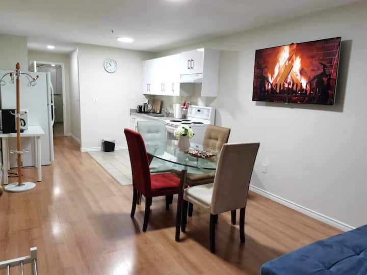Cozy 2bedrooms With Private Kitchen And Bathroom - Vancouver