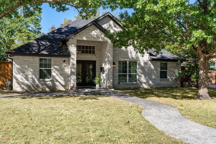 New Home Only 12 Min To Downtown,game Room,hot Tub - Irving, TX