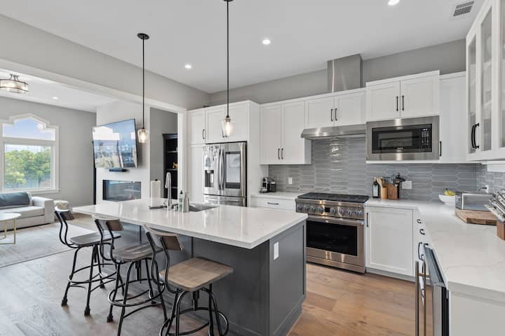 State-of-the-art, Newly Renovated Cow Hollow Apt - San Francisco, CA