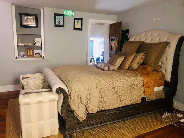 Luxury Master Suite W/ Fp & Copper Soaking Tub - Annapolis, MD